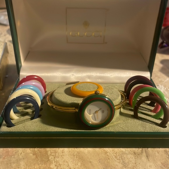 Gucci | Accessories | Gucci Change Bezel 10l Gold Plated Qz White Dial ...